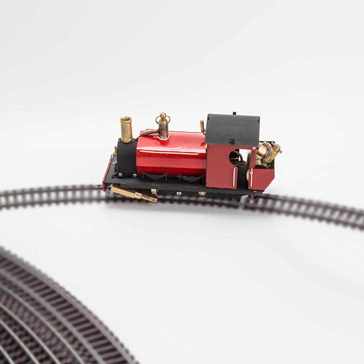 1/50 HO Scale Live Steam Locomotive Model with Oscillating Steam Engin — EngineDIY