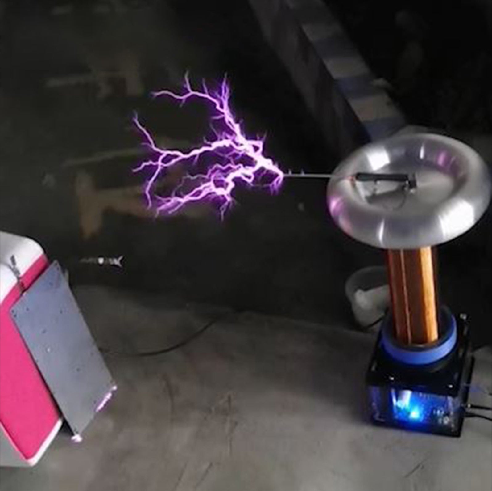Musical Tesla Coil Singing Plasma Arc Speaker Thoramin Wireless Transm ...